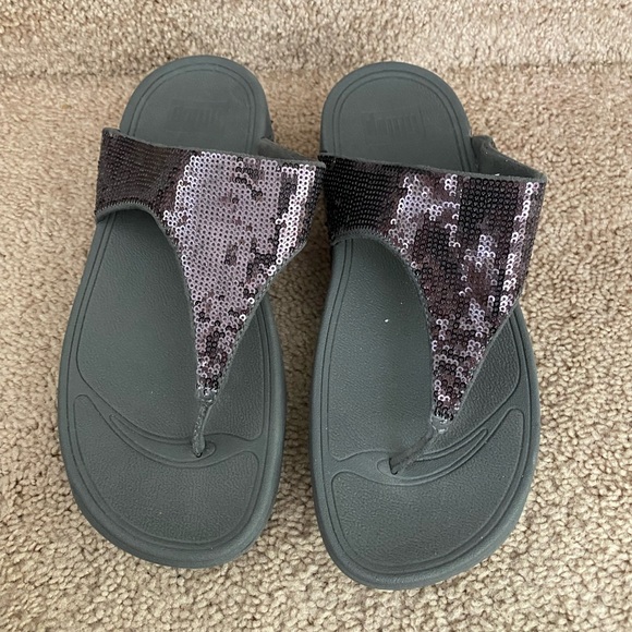 Fitflop | Shoes | Fitflop Gray Sequin Thong Sandal | Poshmark